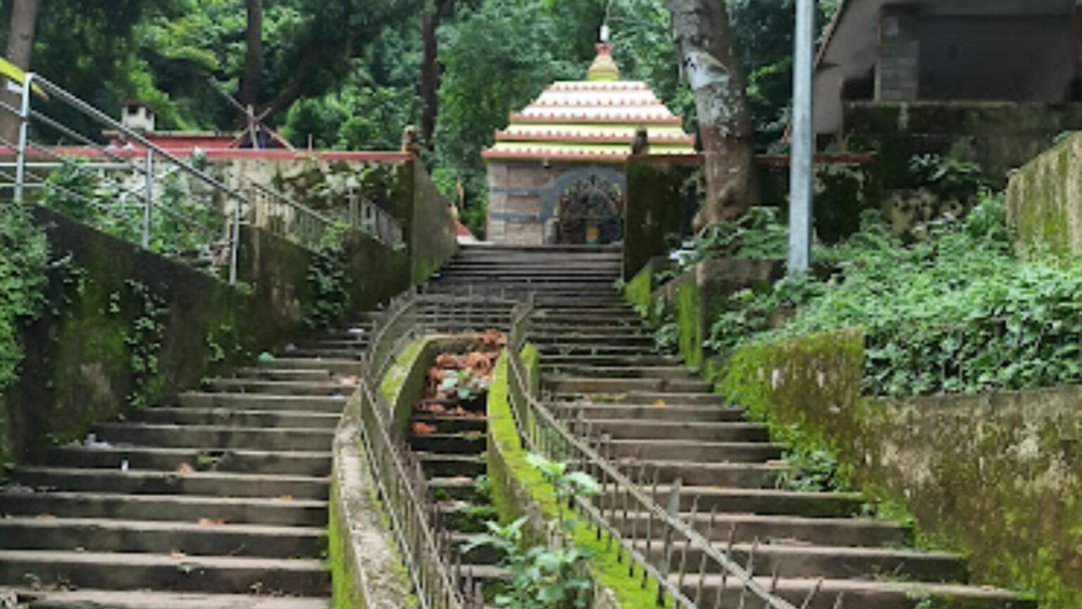 Barunei Hill Station and Temple at Karunei Pitha, Khordha, Orissa ...